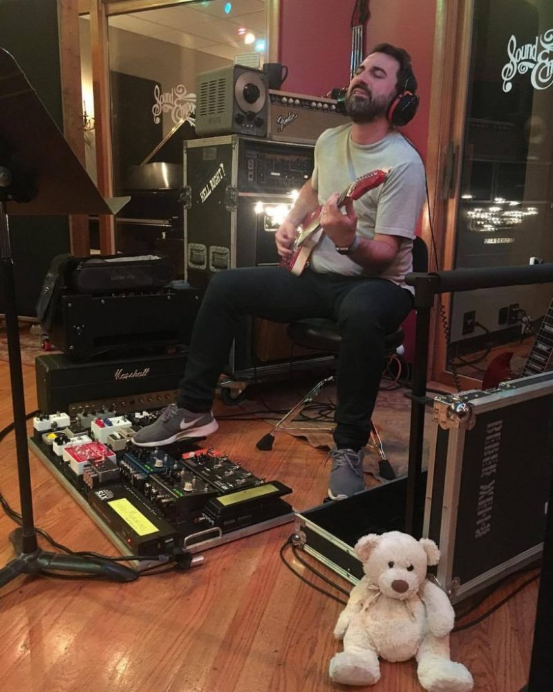 Derek Wells Interview - Kid Rock, Blake Shelton, Carrie Underwood ...