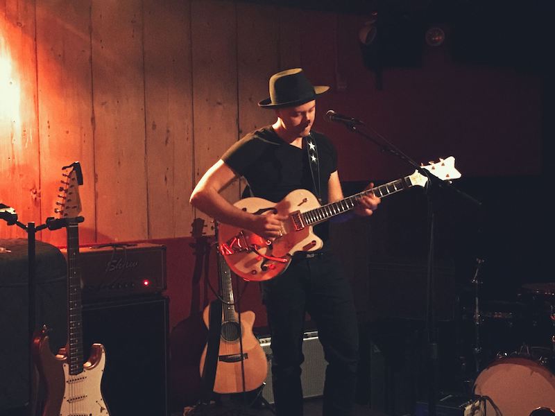 Joe Robinson Interview - Everyone Loves Guitar - Everyone Loves Guitar