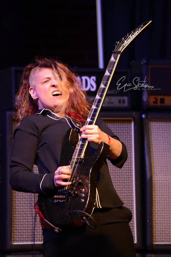 Janet Robin Interview - Everyone Loves Guitar - Everyone Loves Guitar