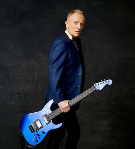 Phil Collen Interview - Def Leppard - Everyone Loves Guitar - Everyone ...