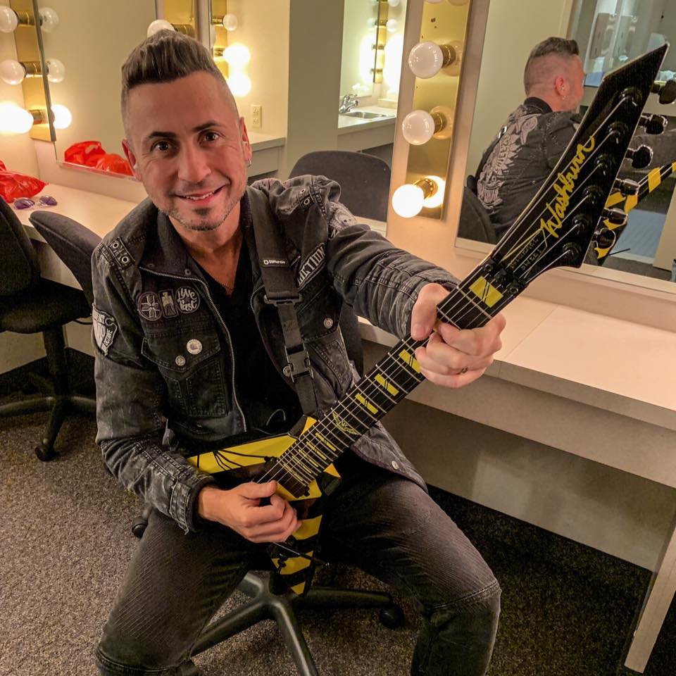 Mike Kerr Interview - Firstbourne, solo - Everyone Loves Guitar